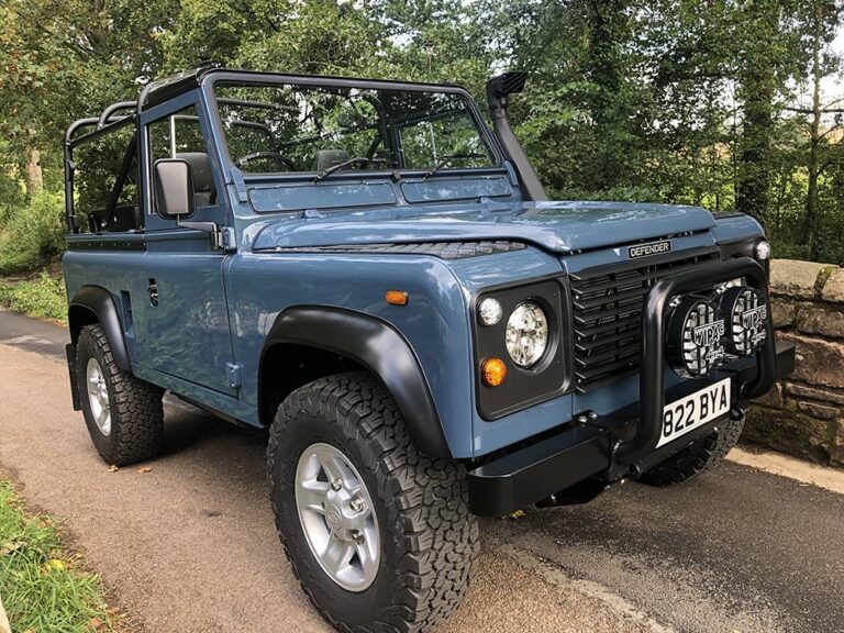 Defender 90 Soft Top Arles Blue | Classic Land Rover 4x4