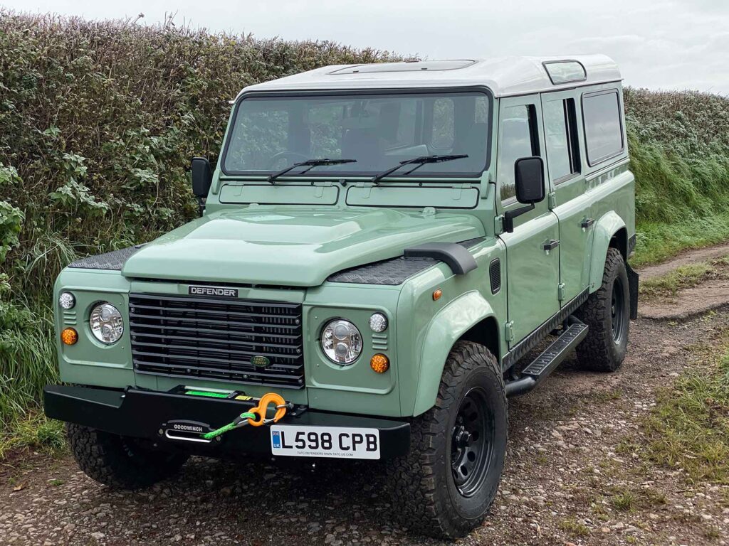 Land Rover Defender 110 Heritage Green Country Wagon
