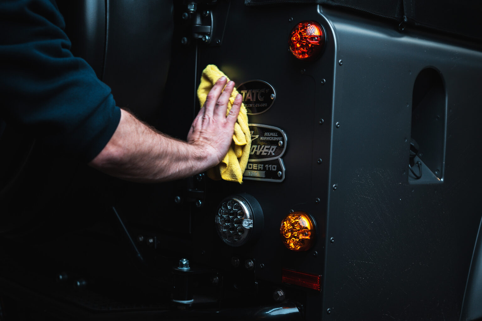 6 Reasons To Choose Our Defender Restoration Services