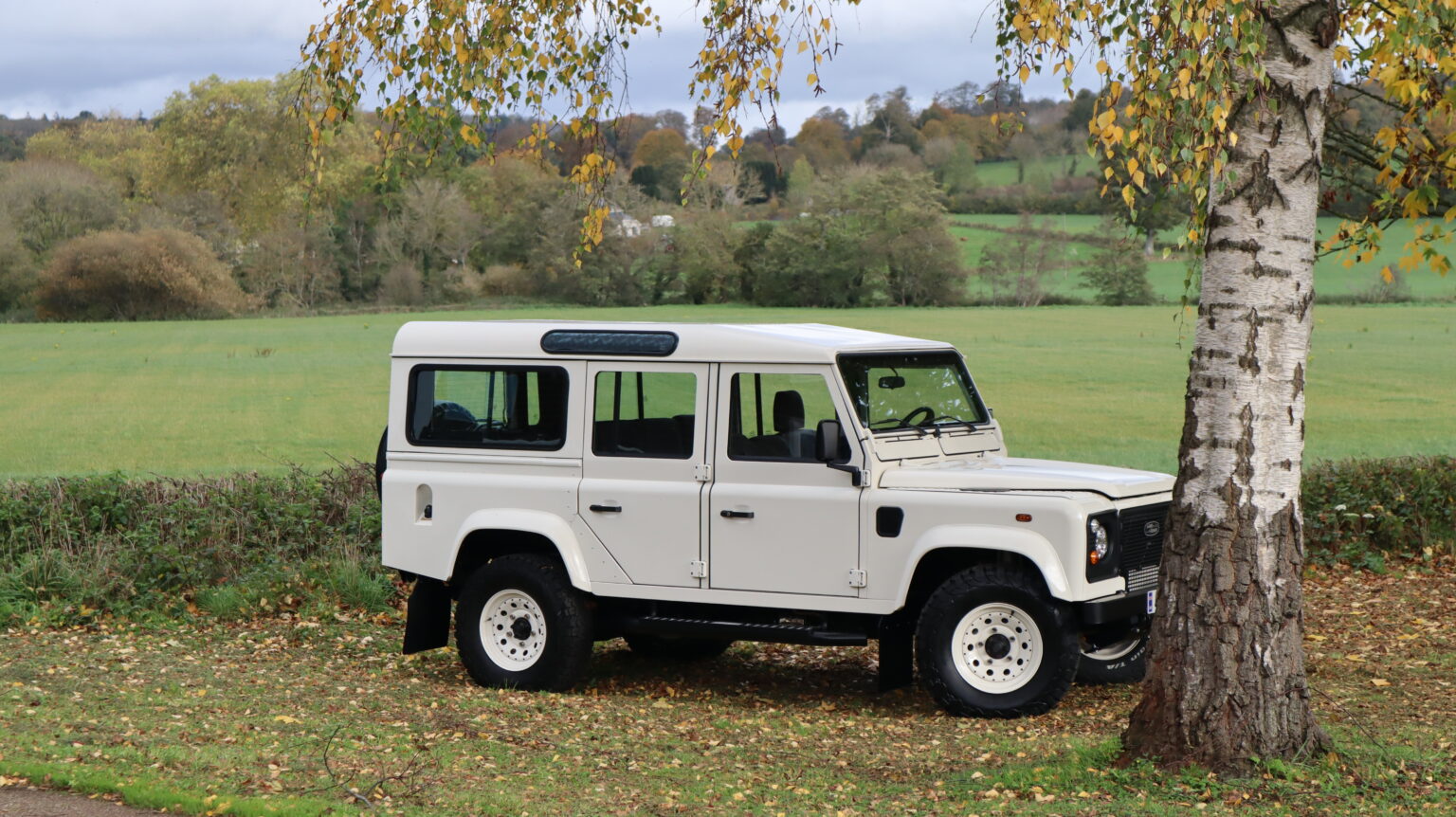 Land Rover Defender 110 - White | TATC