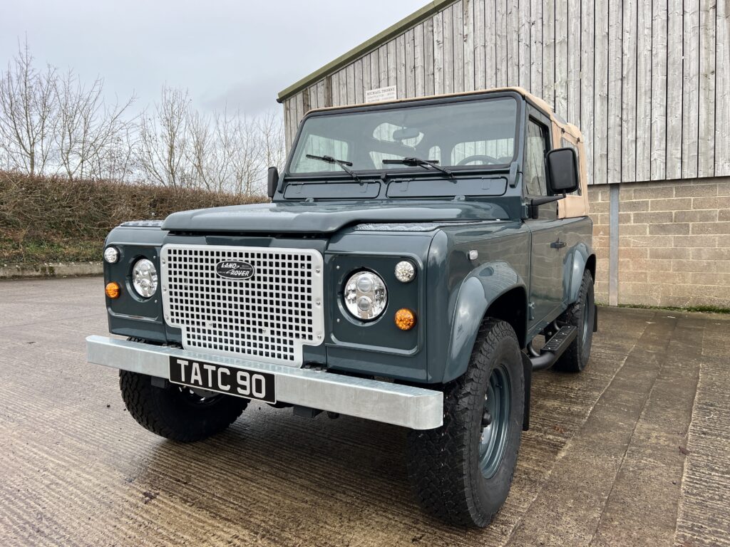 Land Rover Defender 90 - RAF Blue | TATC