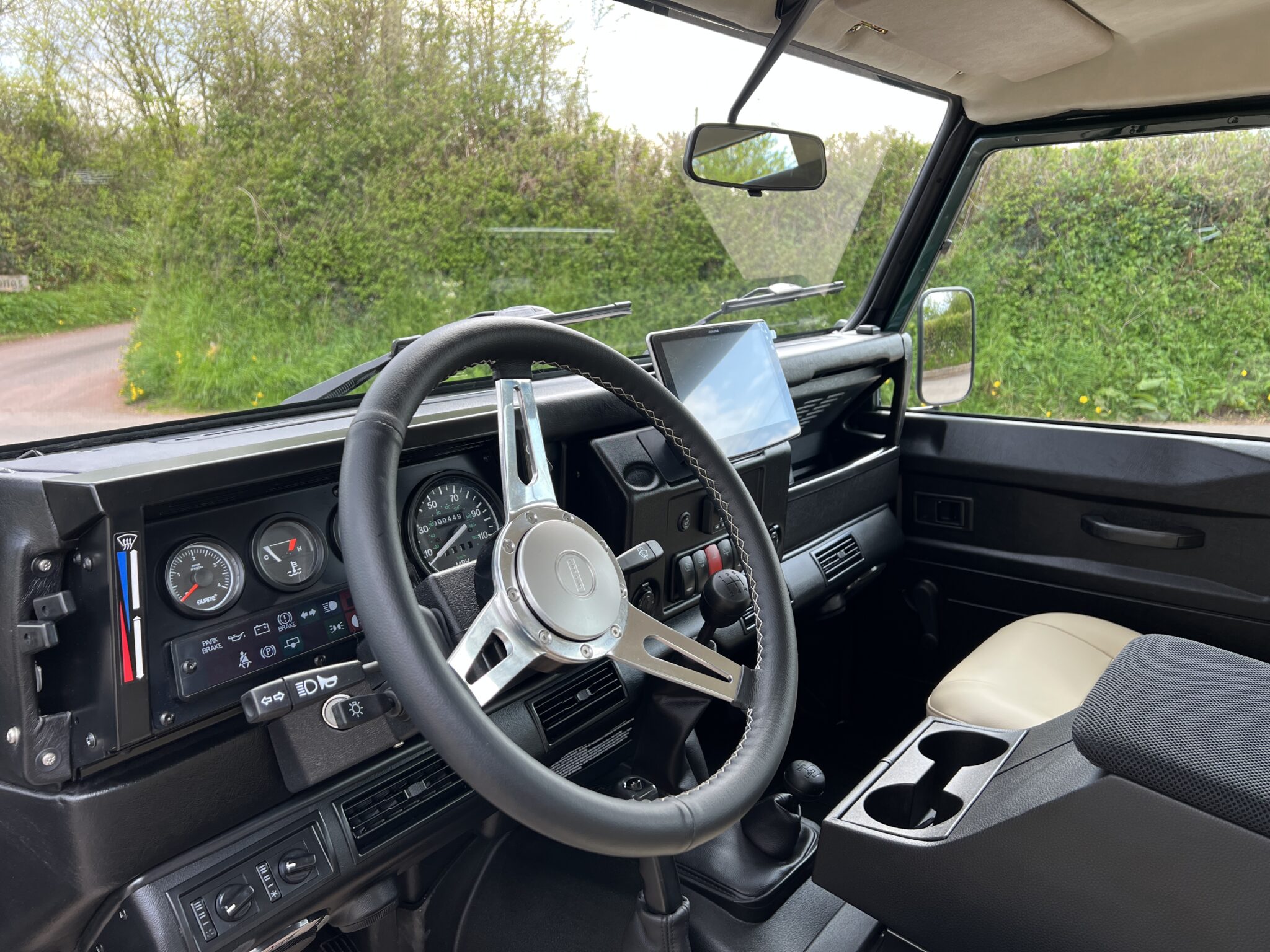 Land Rover Defender 90 British Racing Green | Classic 4x4