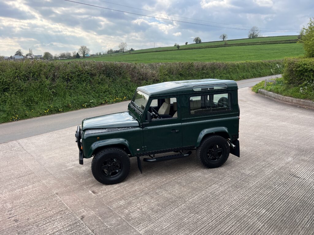 Land Rover Defender 90 - British Racing Green | TATC