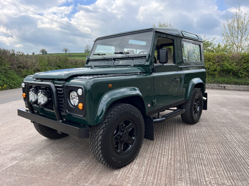 Land Rover Defender 90 British Racing Green | Classic 4x4