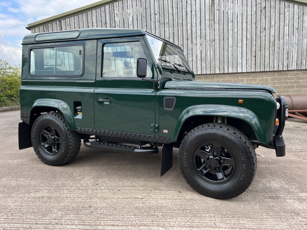 Land Rover Defender 90 - British Racing Green | TATC