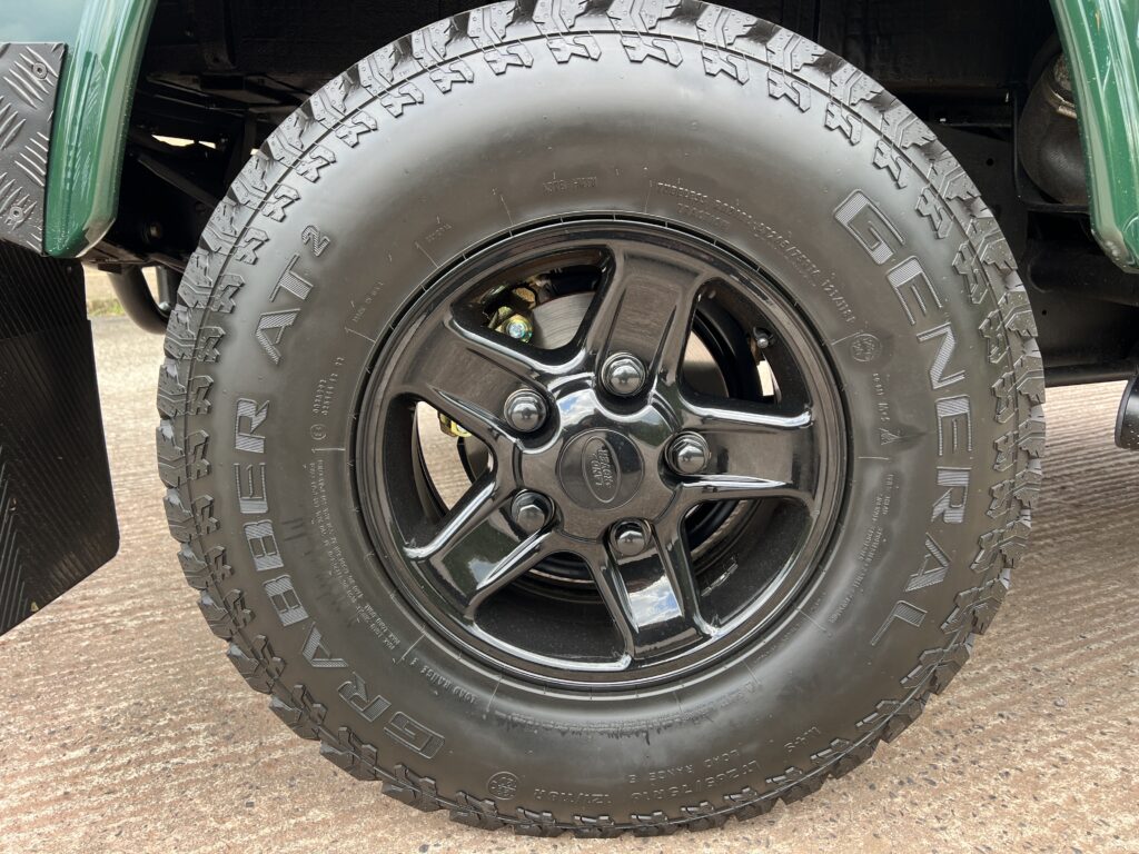 Land Rover Defender 90 - British Racing Green | TATC