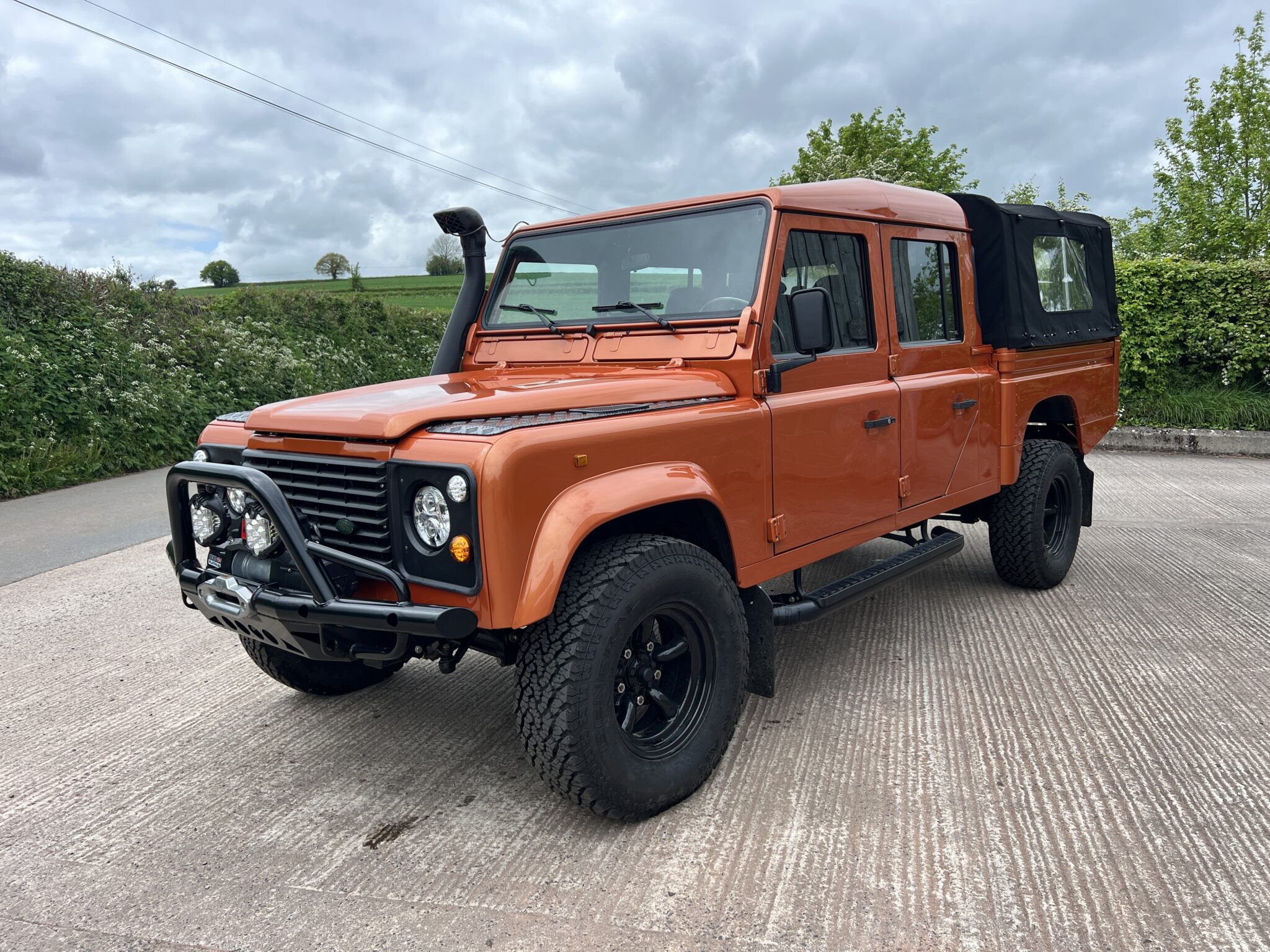 LAND ROVER DEFENDER 130 - Burnt Orange | TATC