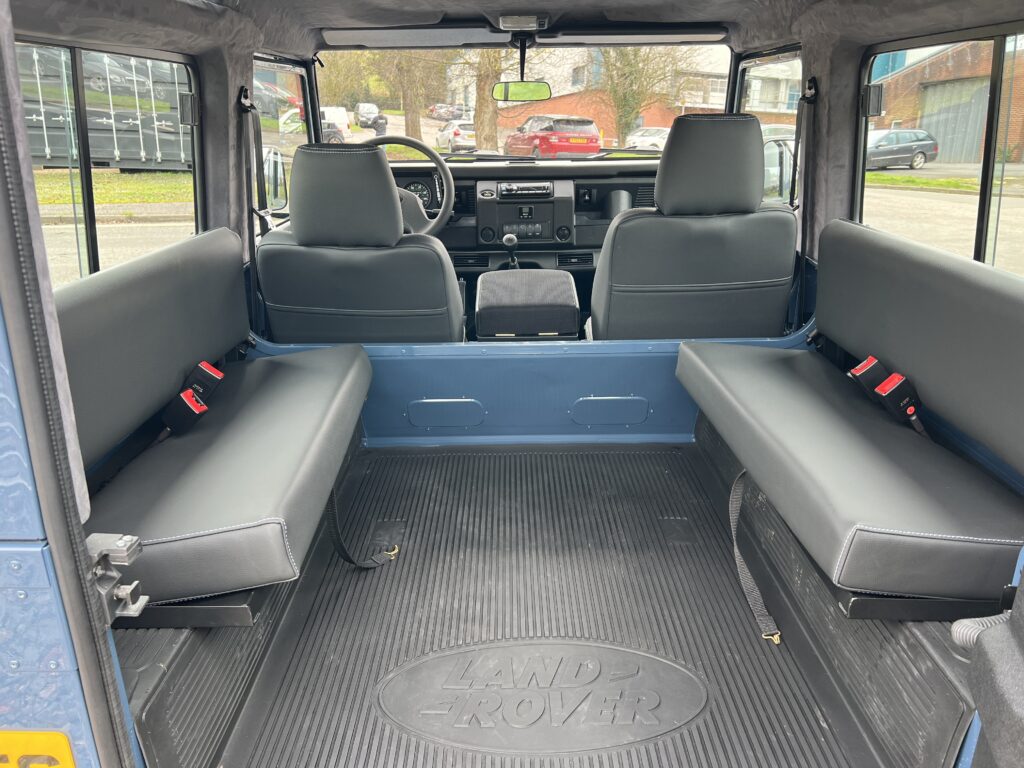 Land Rover Defender 90 - Arles Blue | TATC