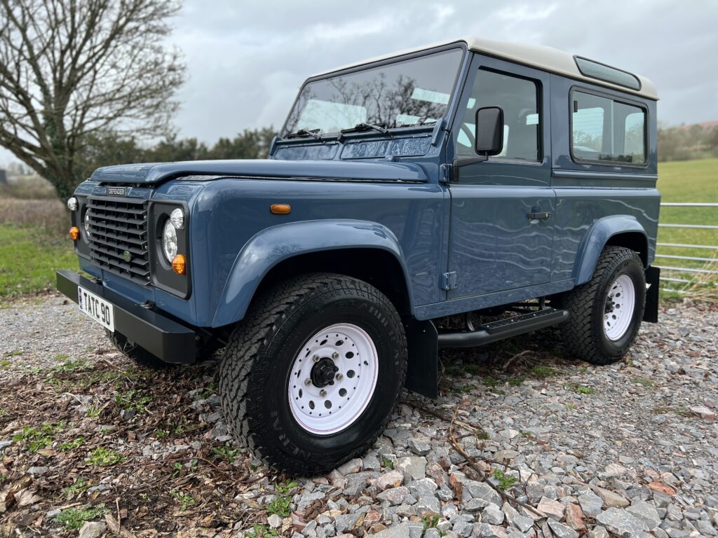 Land Rover Defender 90 - Arles Blue | TATC