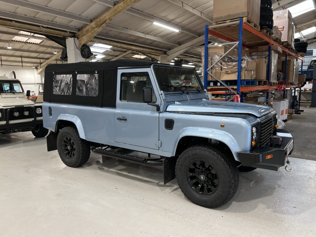 Exploring Popular Customization Trends for Old Land Rover Defenders | TATC