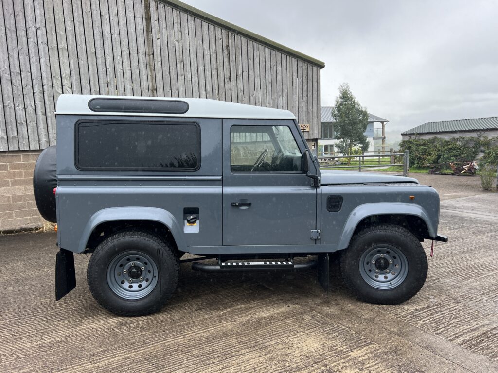Land Rover Defender 90 - Nolita Grey | TATC