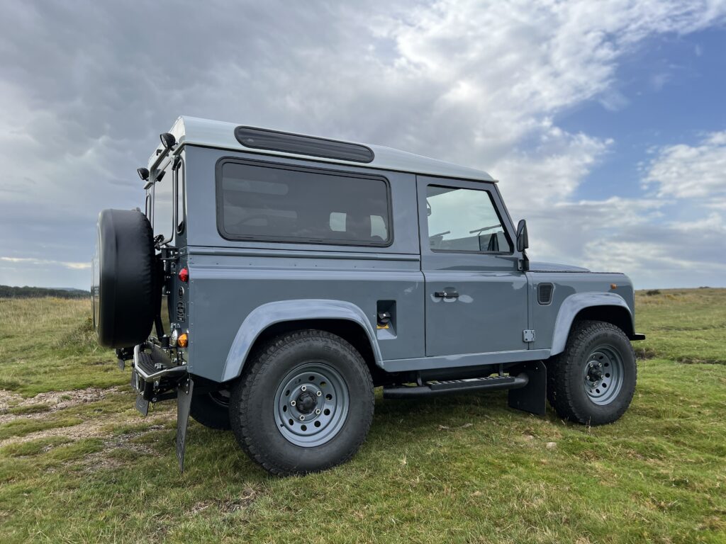 Land Rover Defender 90 - Nolita Grey | TATC