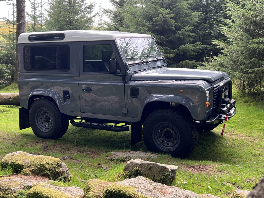 Durability and Style: The Enduring Appeal of the Defender 90 Hard Top ...