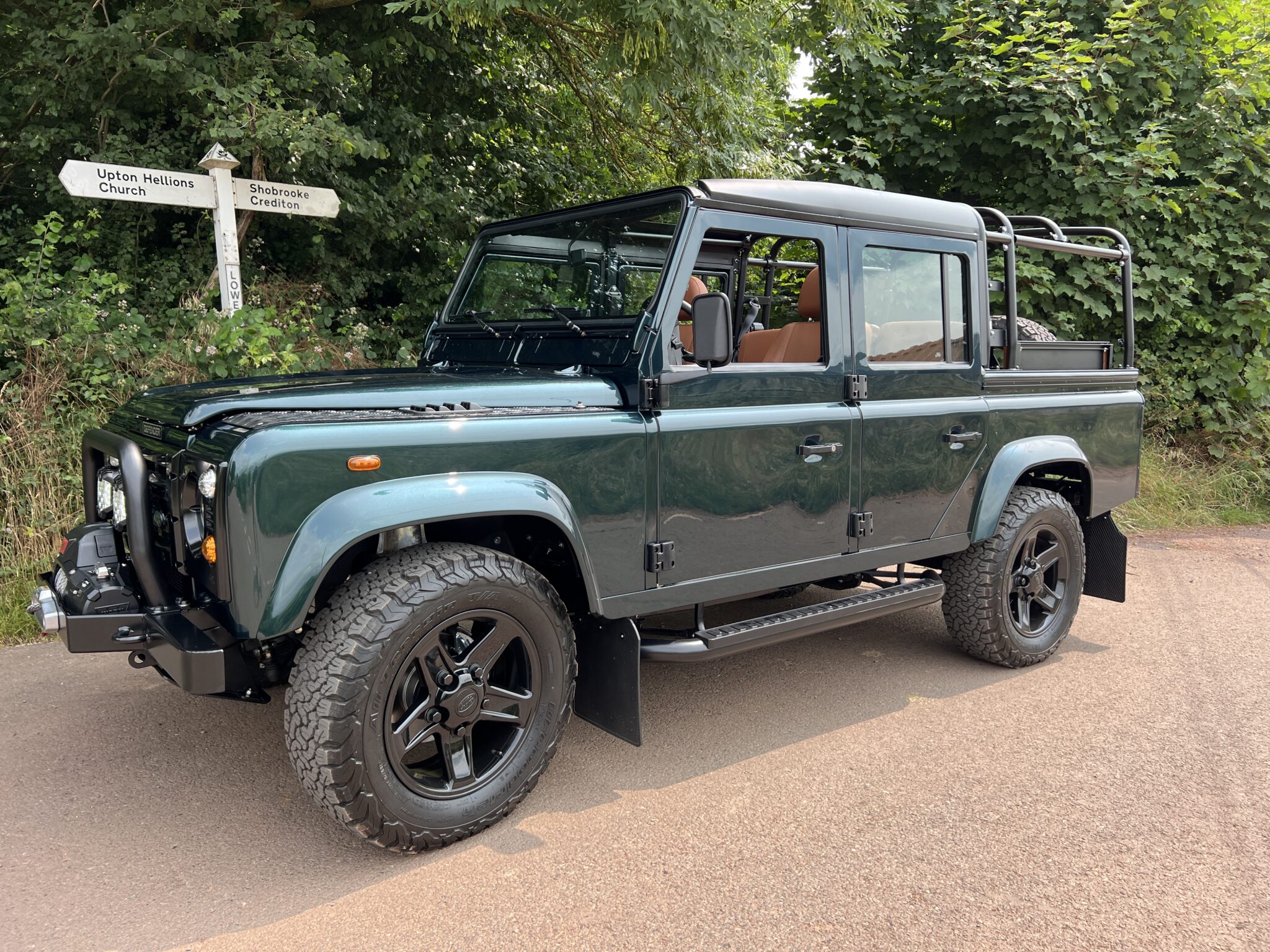 Why Classic Land Rover Defenders Are the Best for Space & Comfort