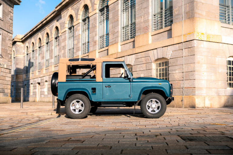 Land Rover Defender 90 - Tasman Blue | TATC